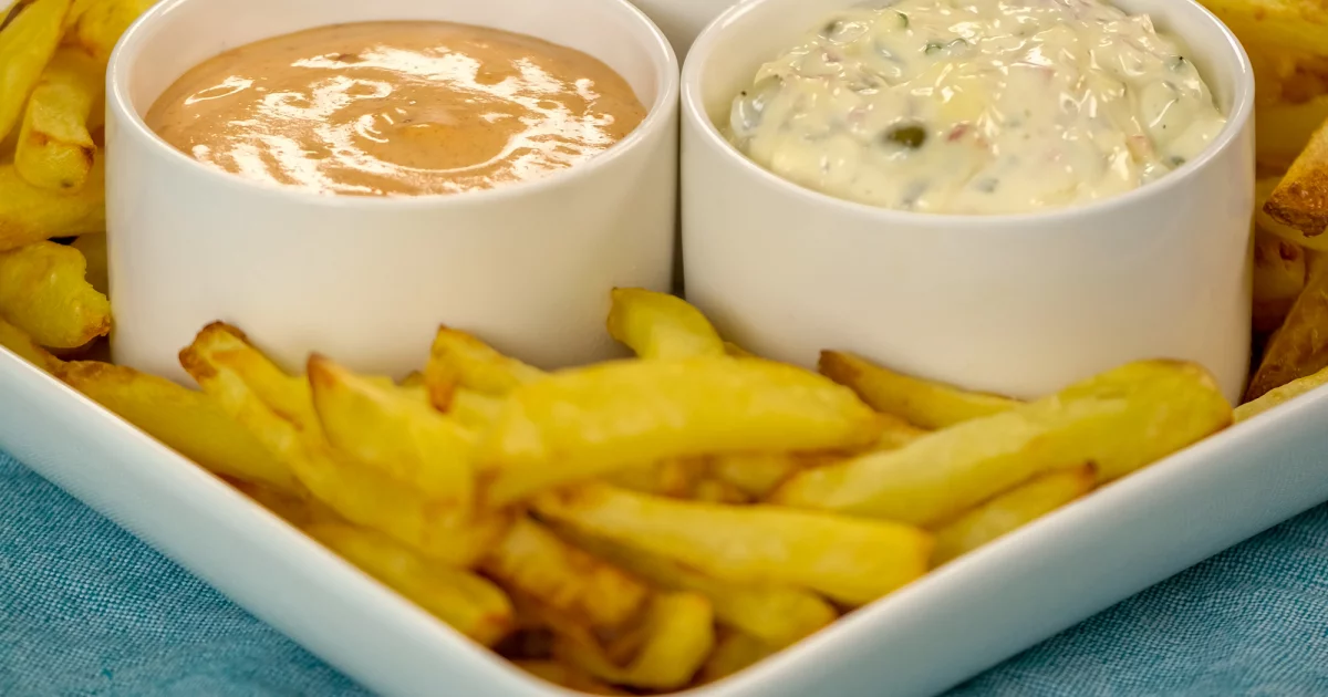 Frietjes met drie sauzen - Recepten - njam!