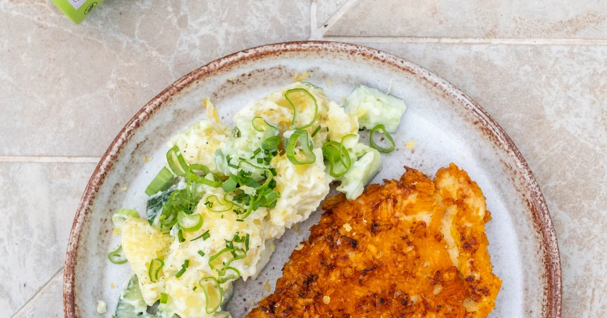 Kipschnitzel met aardappelsalade - Recepten - njam!
