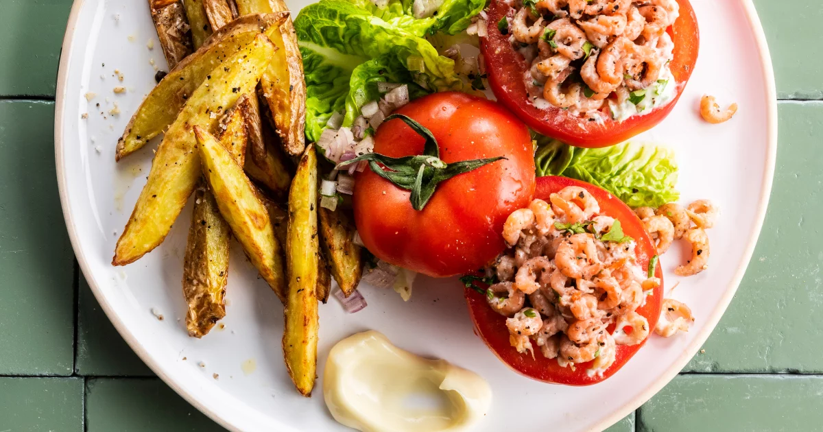 Tomate crevette met grijze garnalen en ovenfrietjes - Recepten - njam!