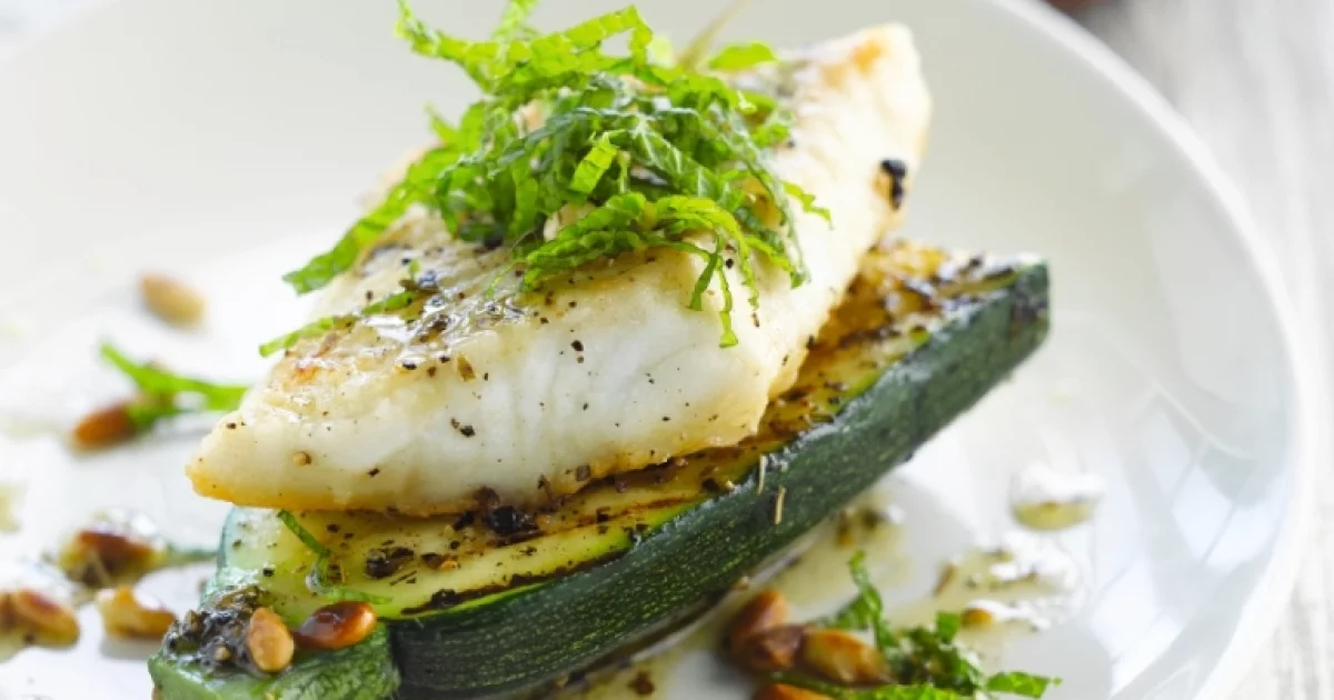 Schelvis met gegrilde courgette en chiliolie - Recepten - njam!