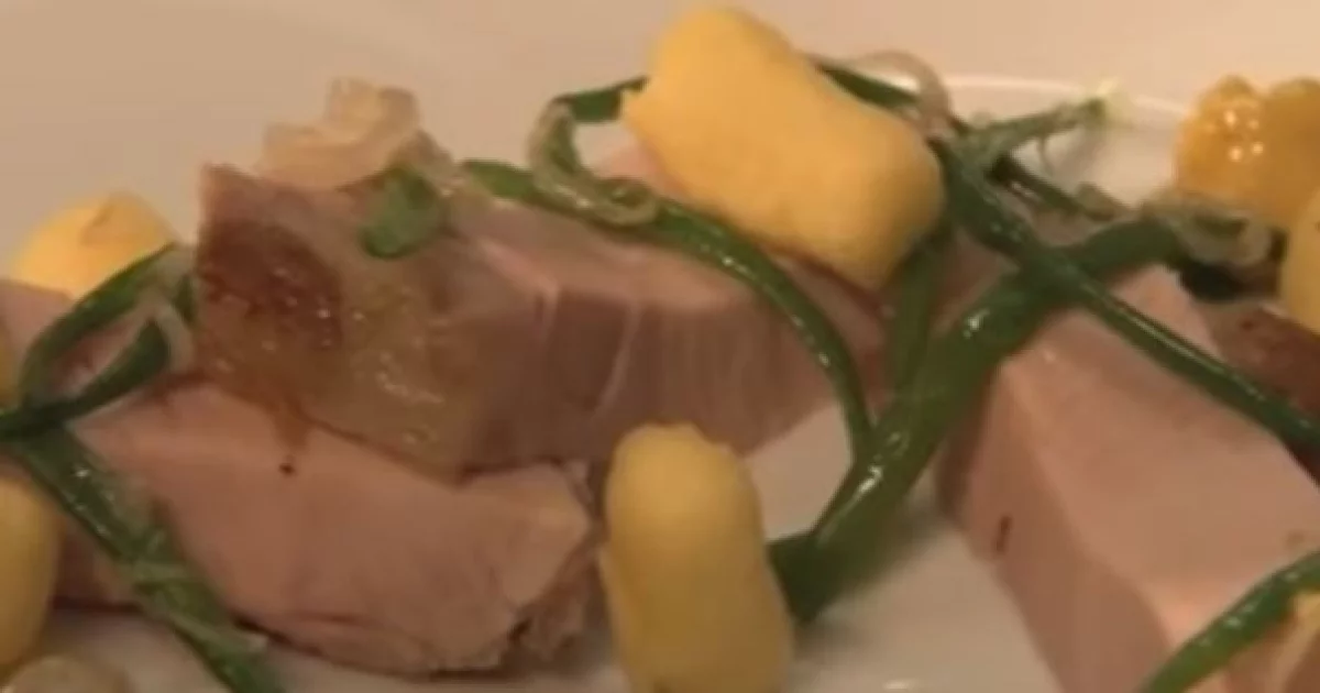 Varkenskroontje met picklessaus - Hof van Cleve Style - Recepten - njam!