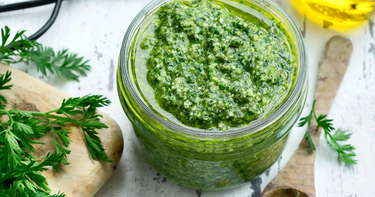 Pesto van wortelloof - Recepten - njam!