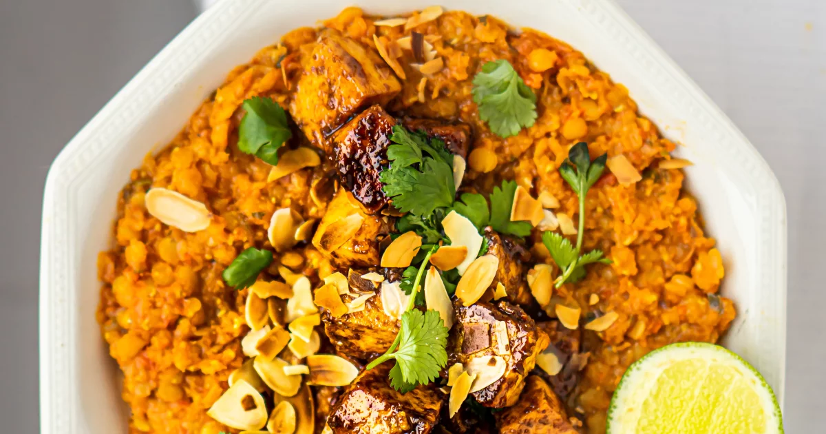 Dhal met rode linzen, limoen en sticky paneer - Recepten - njam!
