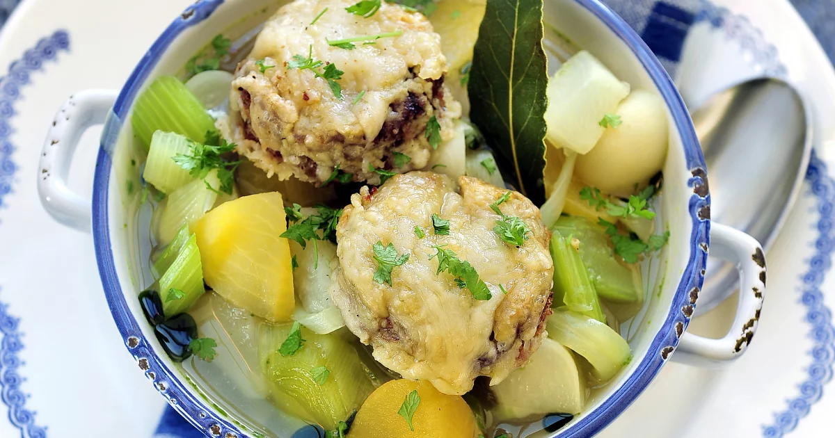 Rapensoep en zuurdesem toast met Comté kaas - Recepten - njam!
