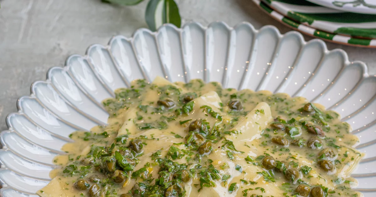 Open ravioli met pulled rog en een botersausje - Recepten - njam!