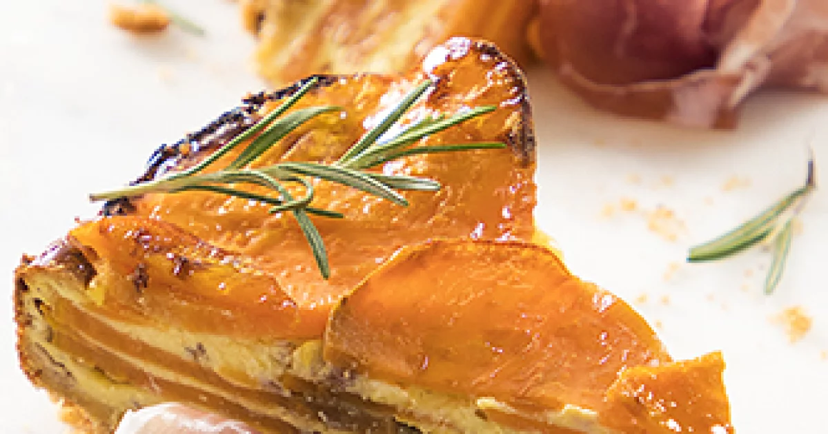 Zoete aardappeltaart met Robiola-kaas en Parmaham - Recepten - njam!