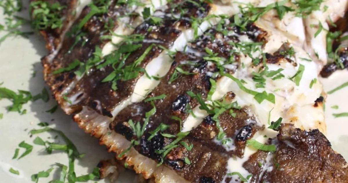Gegrilde tarbot met blanke botersaus - Recepten - njam!