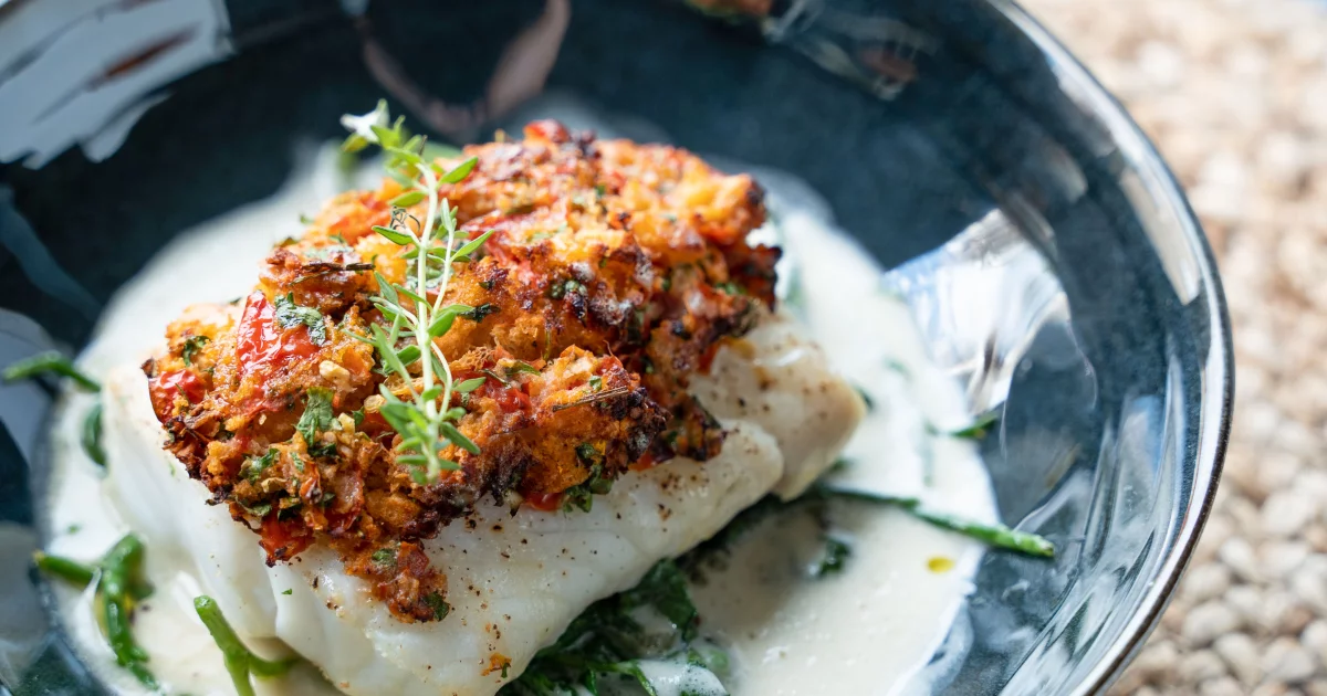 Kabeljauwhaasje met tomatengremolata en jus van knolselder - Recepten ...
