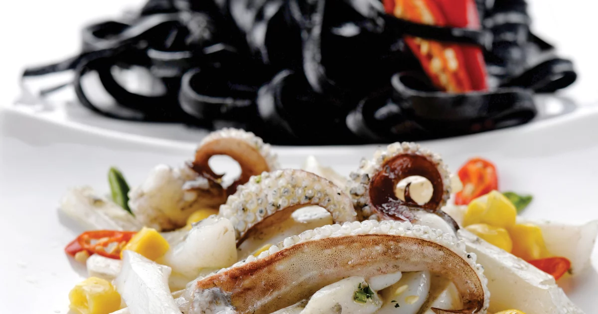 Pasta met krokant gebakken inktvis - Recepten - njam!