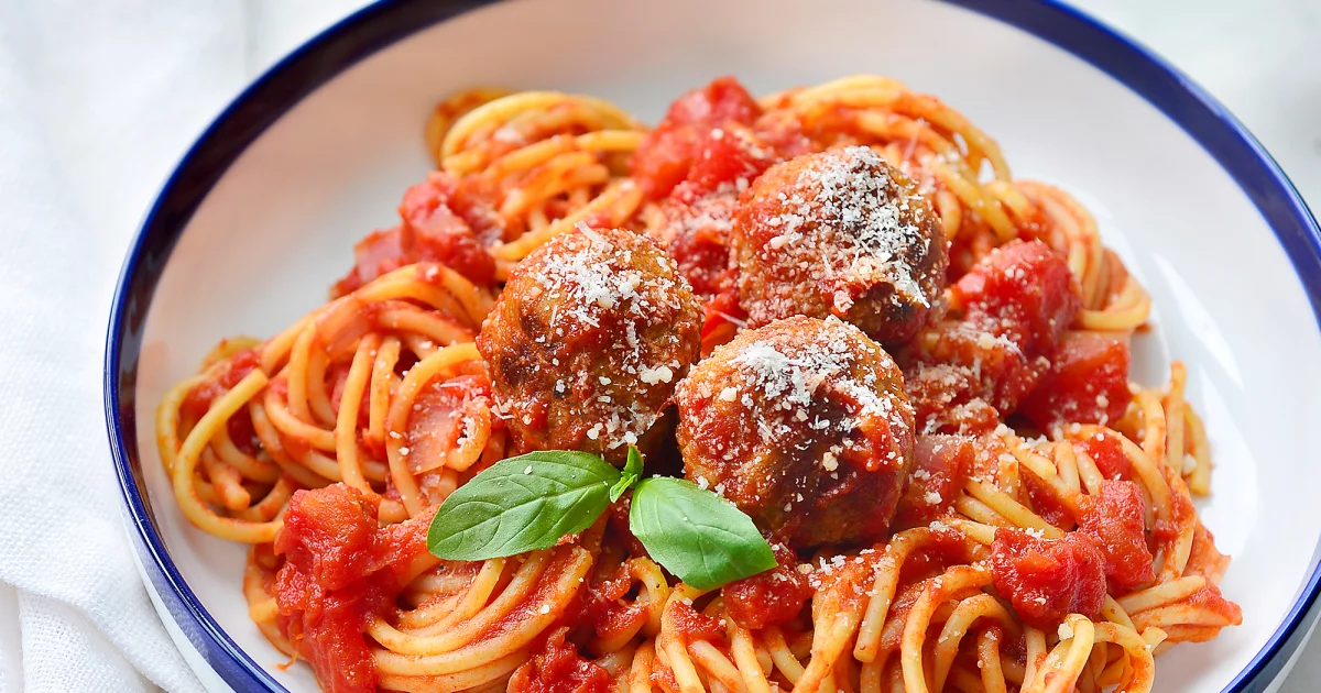 Spaghetti met gehaktballetjes à la Lady en de Vagebond - Recepten - njam!
